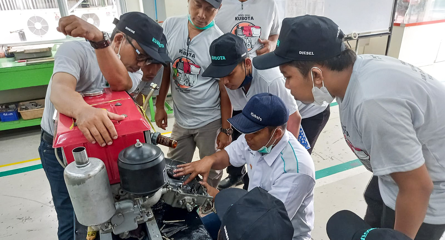 Providing Vocational School Teacher Training | Community Engagement: Kubota e-Project | KUBOTA ...